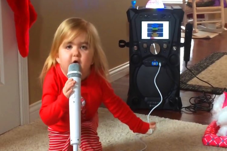 Dívenka svým zpěvem a tancem inspiruje celý svět