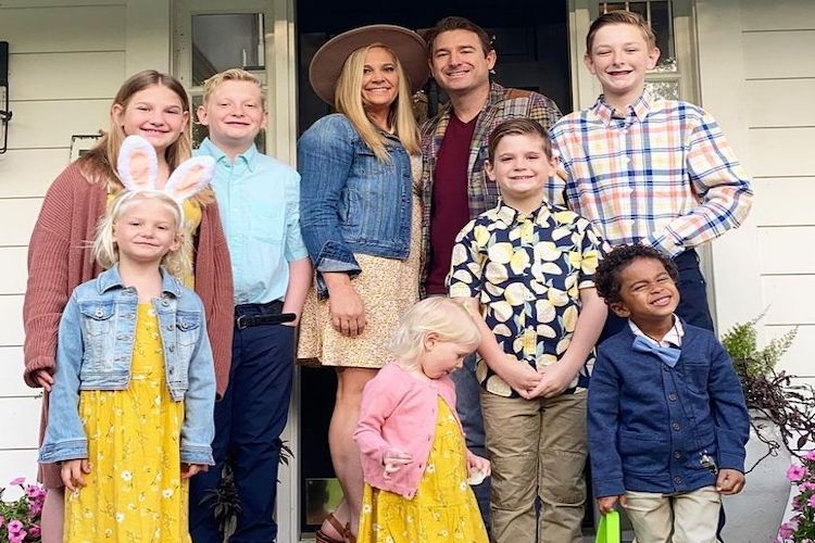 Meganin příběh inspiruje svět. Ke svým pěti dětem dvě další adoptovala